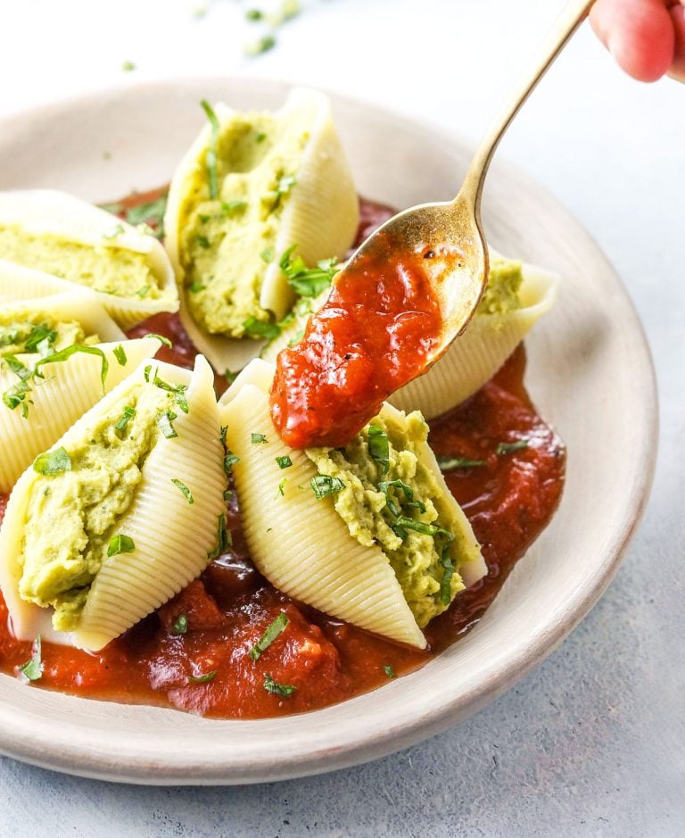 Vegan Pesto Stuffed Shells (with Split Peas!) - Detoxinista