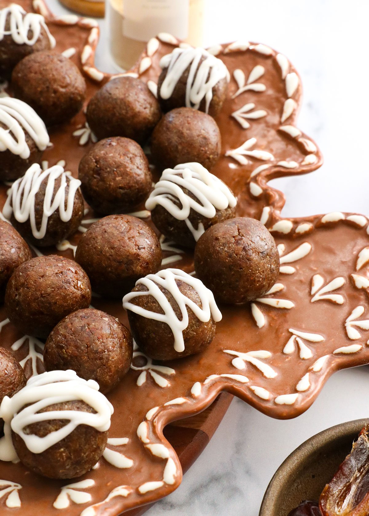 Gingerbread Energy Balls - Detoxinista